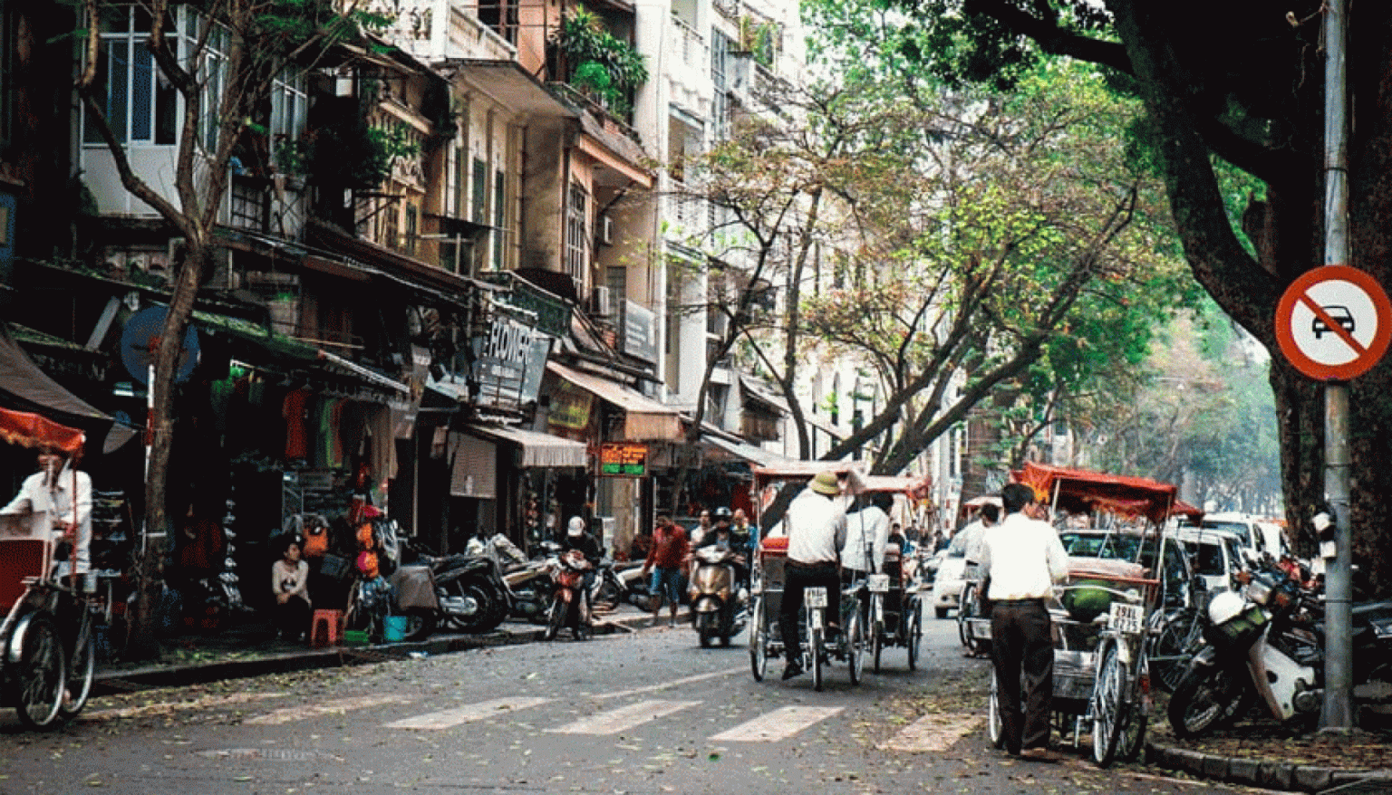 Hoan Kiem Lake - The Legendary Tale and Symbol of Hanoi - Lasinfoniavietnam